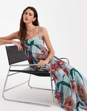 Asos robe longue &agrave; bretelles en mousseline avec godets profonds &agrave; fleurs rouges et bleues-Multi