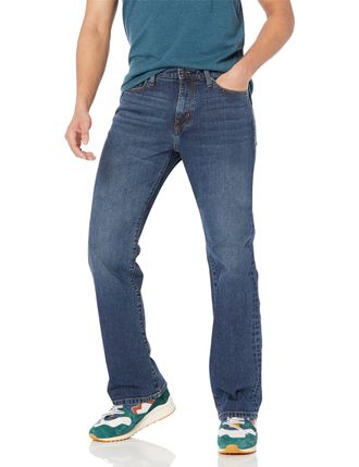 Amazon Essentials Herren Bootcut-Jeans mit gerader Passform - Auslauffarben, Mittlere Waschung, 31W / 34L