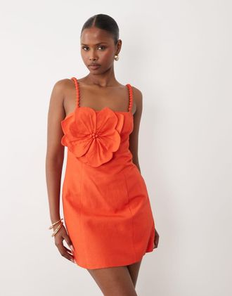 Forever New Robe courte &agrave; fleur en relief - Orange