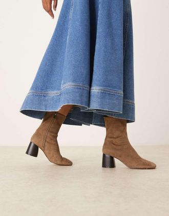 Asos Radar - Bottes en suédine à bout rond et talon carré - Sable-Marron