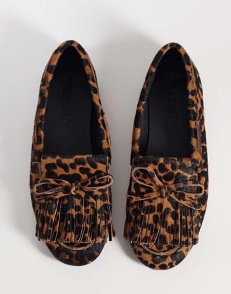 Asos Moxen - Mocassins en cuir v&eacute;ritable de qualit&eacute; sup&eacute;rieure &agrave; imprim&eacute; l&eacute;opard et franges-multicolore