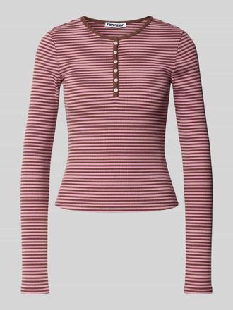 Review Longsleeve mit Henley-Kragen