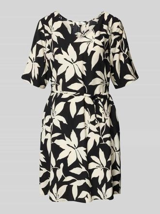 s.Oliver Red Label Relaxed Fix Freizeitkleid aus Viskose-Mix