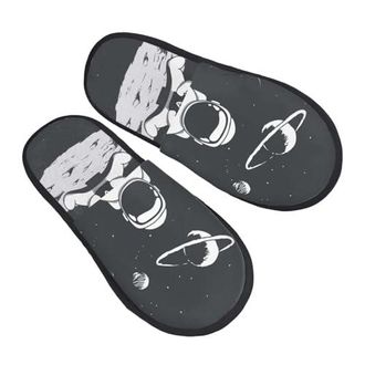 Generic Pantoufles DH&ocirc;tel Un Astronaute Assis Sur La Lune Portative Pantoufles DHiver Unisexe Chaussons DInt&eacute;rieur Pour Automne Femmes Chambre L