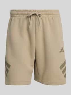 adidas Regular Fit Shorts mit Logo Print