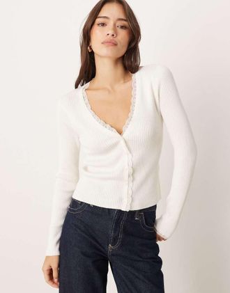 Abercrombie & Fitch Gilet c&ocirc;tel&eacute; avec empi&egrave;cement en dentelle - Cr&egrave;me-Neutre