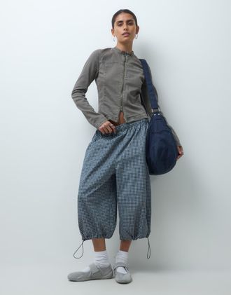 Collusion XL baggy Longline-Nylon-Shorts mit Karomuster-Blau