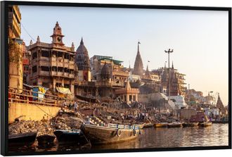 artboxONE Poster mit schwarzem Rahmen 60x40 cm Architektur Am Ganges in Varanasi - Bild Varanasi ganges Ghat