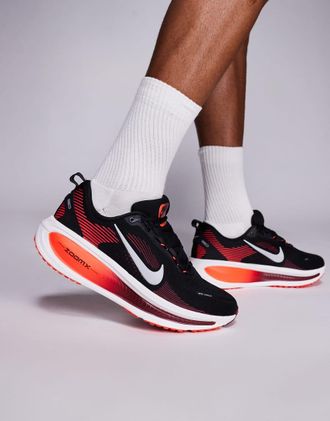 Nike Vomero 18 - Baskets - Noir et rouge