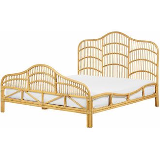 Beliani Bett Hellbraun Rattan und Mahagoniholz mit Lattenrost 160 x 200 cm Hohes Kopf- und Fu&szlig;teil Boho Doppelbett Schlafzimmer Ausstattung M&ouml;bel