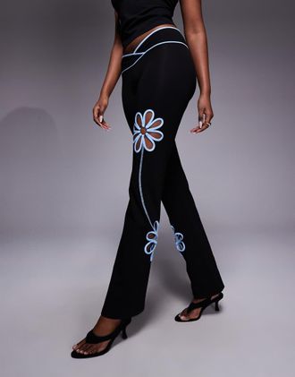 I.AM.GIA Daisy - Tr&auml;gerloses Oberteil aus Baumwollmix in Schwarz und Babyblau mit floralem, kontrastierendem Cut-out, Kombiteil