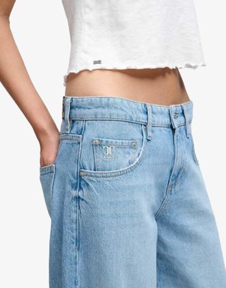 Superdry Jeans mit mittlerer Leibh&ouml;he und weitem Schnitt in hellblauer Vintage-Waschung
