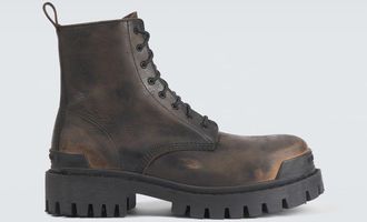 Balenciaga Schnürstiefel Strike aus Leder