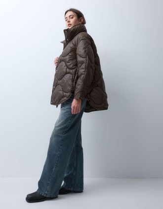 Jack & Jones Oversize-Steppjacke mit hohem Kragen in Dunkelbraun