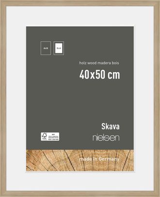 Nielsen Design Bilderrahmen mit Passepartout, 40 x 50 cm, Holz, Eiche, Posterrahmen zum Aufhängen im Hoch- & Querformat, Echtglas, Skava