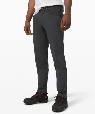 lululemon ABC Hose im Classic Fit mit 5 Taschen Warpstreme f&uuml;r M&auml;nner - 76 cm - Gr&ouml;&szlig;e 33 in Obsidian