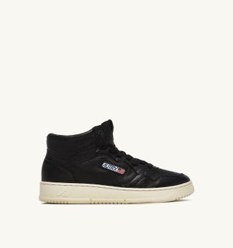 Autry BASKETS MEDALIST MID EN NAPPA NOIR SUPER SOFT