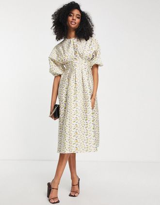 Asos Robe mi-longue en jacquard à petites fleurs avec plis à la taille - Multicolore-Rose