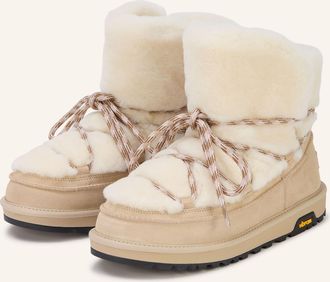 UGG Boots Classic Tread Fluffed weiss