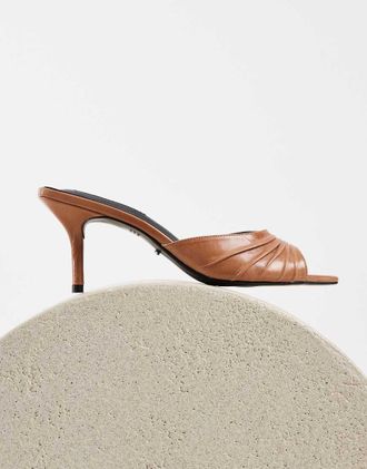 Tony Bianco Hipe mules &agrave; talons en cuir vintage camel-Marron