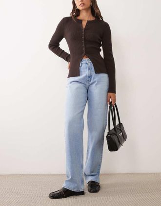 Abercrombie & Fitch Curve Love jean droit relaxed ann&eacute;es 90 d&eacute;lavage bleu clair
