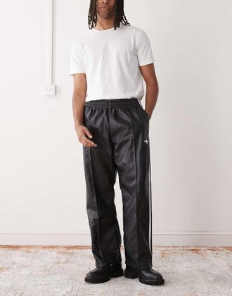 adidas Originals adidas x Jeremy Scott - Pantalon ample en similicuir - Noir