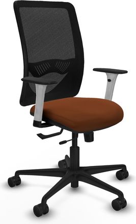 Piqueras y Crespo Brauner Schreibtischstuhl Zulema mit wei&szlig;en und schwarzen Armlehnen, h&ouml;henverstellbare Lendenwirbelst&uuml;tze, ausgestattet mit Syncro/Traslack und Schnei