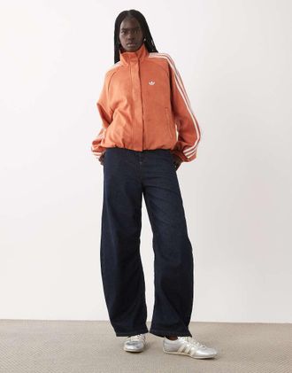 adidas Originals veste de surv&ecirc;tement en faux su&egrave;de orange br&ucirc;l&eacute;