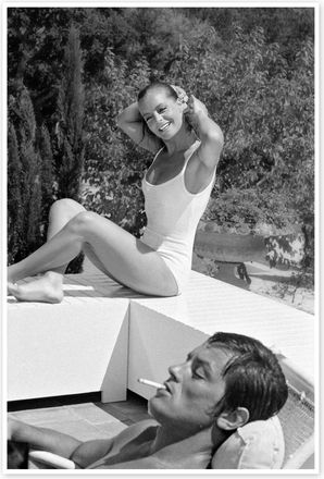Posterlounge Romy Schneider und Alain Delon, Der Swimmingpool, 1968 Poster 20 x 30 cm Schwarz-Weiß Wandbilder Wanddeko
