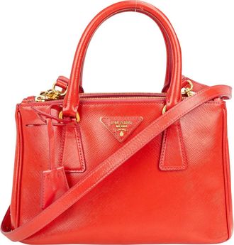 Prada Crossbody Bags - Prada Patent Saffiano Leather Galleria Handbag - Gr. unisize - in Rot - für Damen