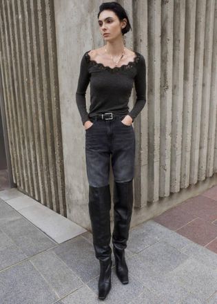 Mango T-shirt d&eacute;collet&eacute; en dentelle gris chin&eacute; moyen - Femme - XL - MANGO