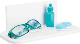 mDesign Badaufbewahrung aus BPA-freiem Kunststoff - selbstklebendes Duschregal - Badm&ouml;bel f&uuml;r Zahnb&uuml;rsten, Cremes und Make-up - Wei&szlig;