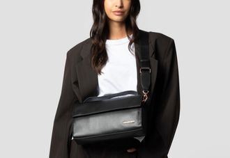 Alexander Smith Holly shoulder bag with shoulder strap in smooth black leather