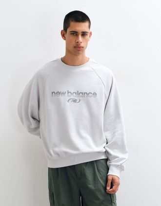 New Balance sweat &agrave; col rond Trackside en French terry, gris Grey Matter