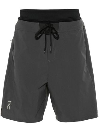 On Shorts mit Logo-Print - Grau