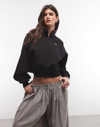 Nike Studio Fleece mittelschweres Oversize-Cropped-Sweatshirt mit Viertelrei&szlig;verschluss in Schwarz