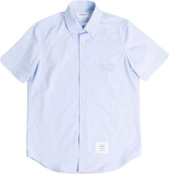Thom Browne Homme, Chemises, Bleu, Taille: M Chemise &agrave; Manches Courtes Unie en Popeline avec Broderie Raquette de Tennis