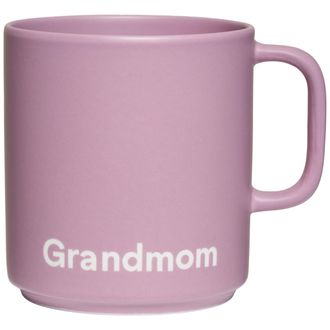 DESIGN LETTERS Kaffeebecher mit Henkel Grandmom | Geschenk f&uuml;r Oma | Oma Tasse | Porzellan Kaffeetasse | Tasse mit Spruch | Cappuccino Tassen | Teetasse 250 Ml