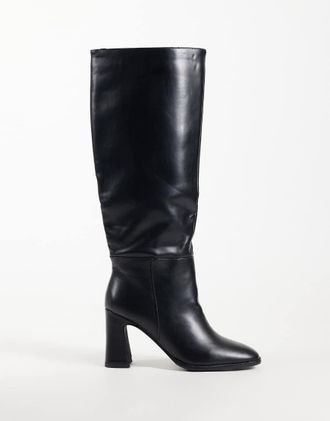 Simmi London Simmi London Buck kniehohe Stiefel mit Blockabsatz in Schwarz
