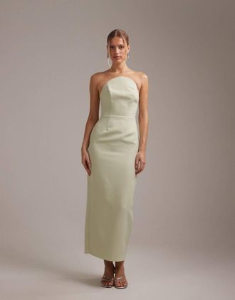 Asos Linvit&eacute;e - Top bandeau structur&eacute; en cr&ecirc;pe avec encolure haute incurv&eacute;e - Vert sauge