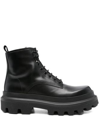 Dolce & Gabbana bottines en cuir à plaque logo - Noir