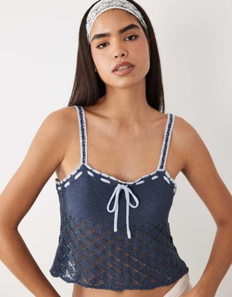 Kiwi & Co Camisole-Oberteil aus H&auml;kelstoff in Marineblau mit Bindedetail vorn-Navy