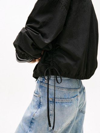 Tommy Jeans Kurzjacke TJW TIE SIDE HIGH NECK JACKET Taillenbund mit seitlichen Bindeb&auml;ndern