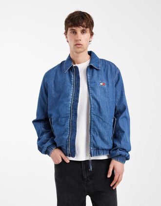 Tommy Jeans Harrington-Jacke aus Chambray in mittelblauer Waschung