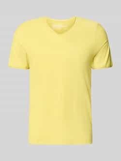 Mc Neal T-Shirt mit V-Ausschnitt und Rollsaum
