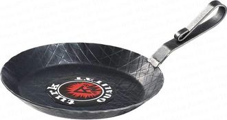 Turk schmiedeeiserne Servierpfanne, Bratpfanne, Eisenpfanne, Rand Ø 24 cm, Boden Ø 17 cm, Randhöhe 3 cm, Hakenstiel, Bratfläche mit Rautenprägung