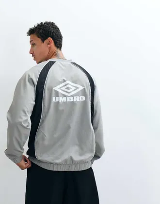 Umbro sweat &agrave; empi&egrave;cements gris