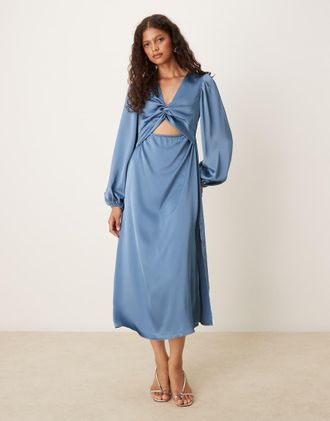 Vila Robe mi-longue en satin &agrave; manches longues torsad&eacute;e sur le devant - Bleu moyen
