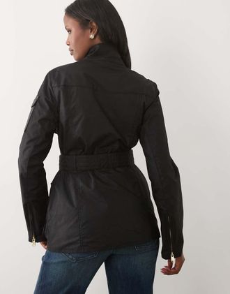 Barbour Heritage veste cir&eacute;e ceintur&eacute;e avec d&eacute;tail en PU noire