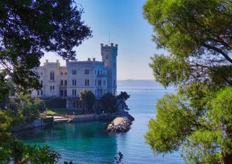 Calvendo Poster 84,1 x 59,4 cm Querformat Schloss Miramare bei Triest| Bilder, Kunstdruck, Wandbild, Wanddeko, Prints ohne Rahmen